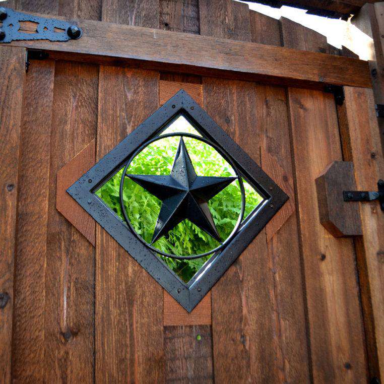 OWT - 15¼” x 15¼” Star Ornament Gate Accent In Canada - The Deck Shoppe